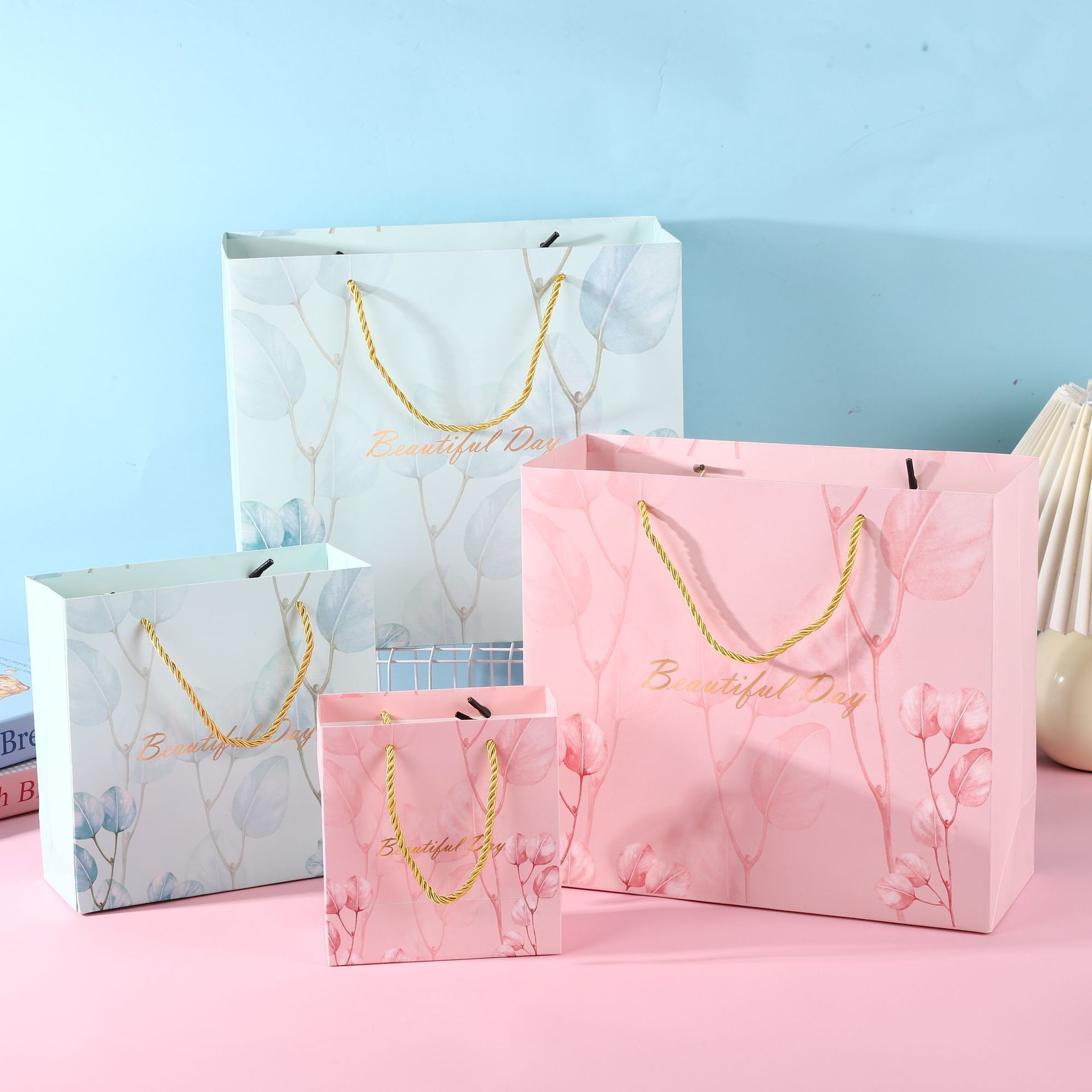 Customized Color Shopping Paper Bags White Cardboard Gift Bags For ...